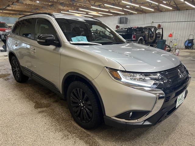 Stock# 017671 USED 2020 Mitsubishi Outlander | Dell Rapids, South ...