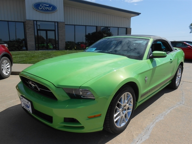 Stock# P1212 USED 2014 FORD MUSTANG