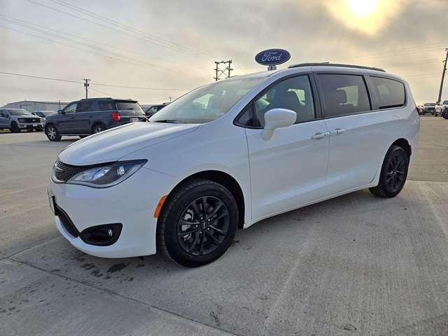 Stock# 04579B USED 2020 CHRYSLER PACIFICA