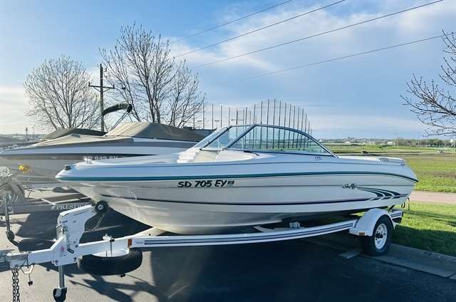 Stock# W9C797 USED 1997 SEA RAY 175 SPORT