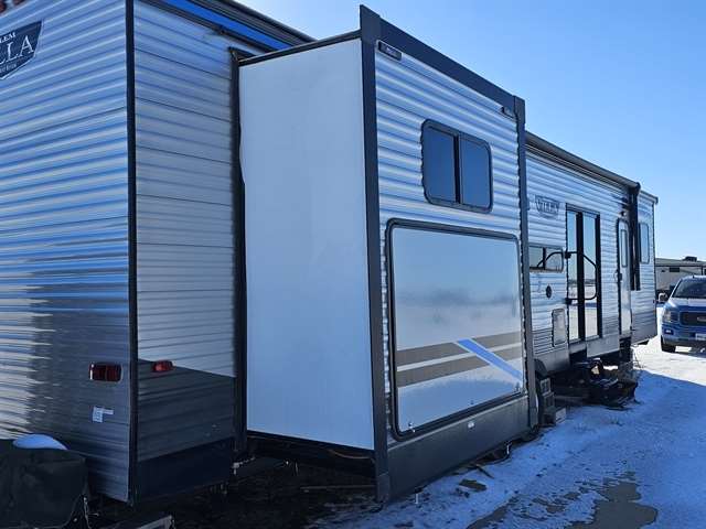 Stock# USED 2021 Salem Villa 42FT Park Model