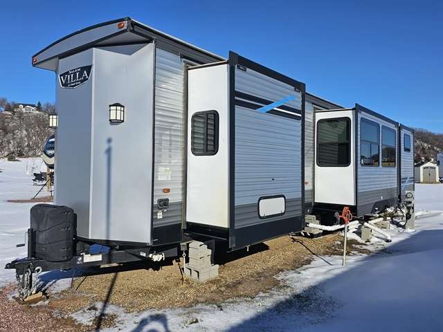 Stock# USED 2021 Salem Villa 42FT Park Model
