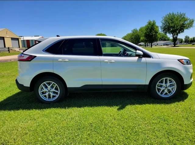 Stock# USED 2022 Ford Edge SEL