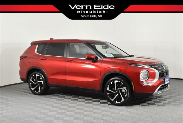 Stock# 77323 NEW 2024 MITSUBISHI OUTLANDER